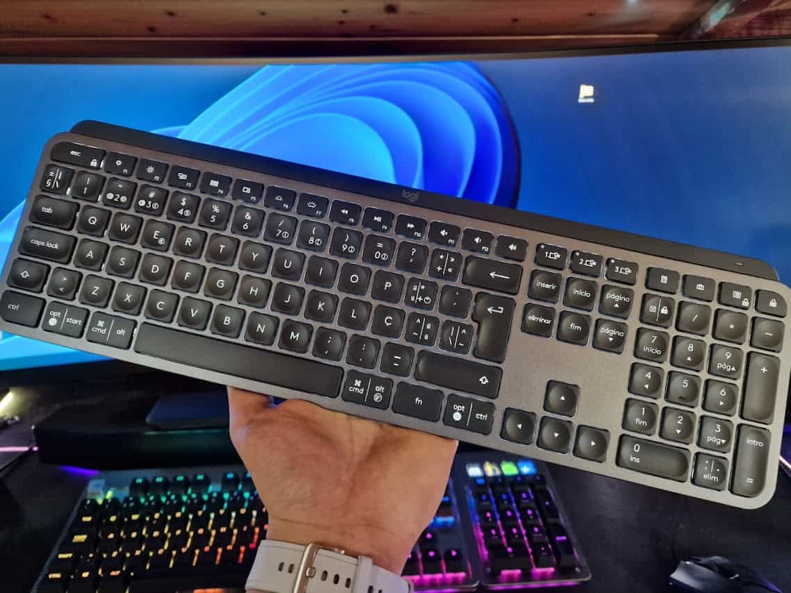 (Re-Review) Logitech MX Keys: Teclado Pro, agora em Português | Leak