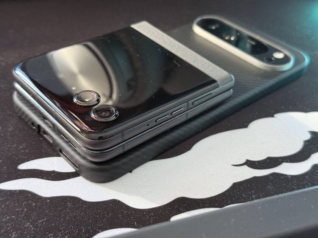 (Mini-Review) Motorola RAZR 50: Finalmente de volta! | Leak