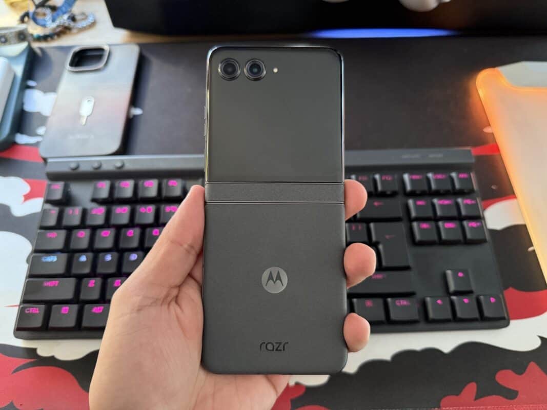 (Mini-Review) Motorola RAZR 50: Finalmente de volta! | Leak